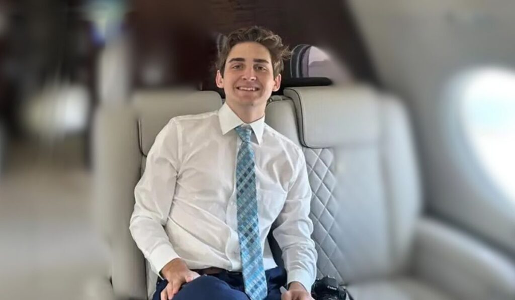 Jack Sweeney (Jet Tracker) Bio: Age, Net Worth, Height Siblings ...